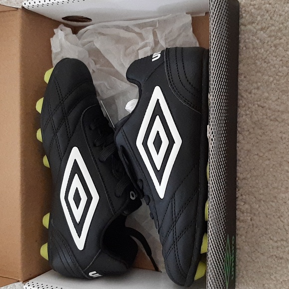 Umbro | Shoes | Nib Umbro Soccer Cleats | Poshmark